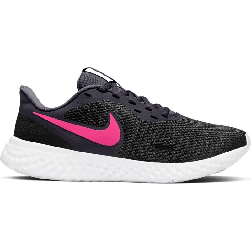 Nike Revolution 5